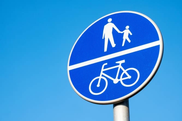 Walking vs Cycling - The Pros and Cons - Flurish