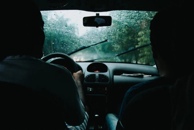 10 Essential Tips for Safe Driving During the Monsoon Season